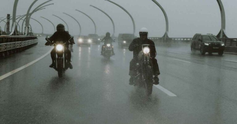 12-Step Tutorial on How to Ride Motorcycle in Rain Safely